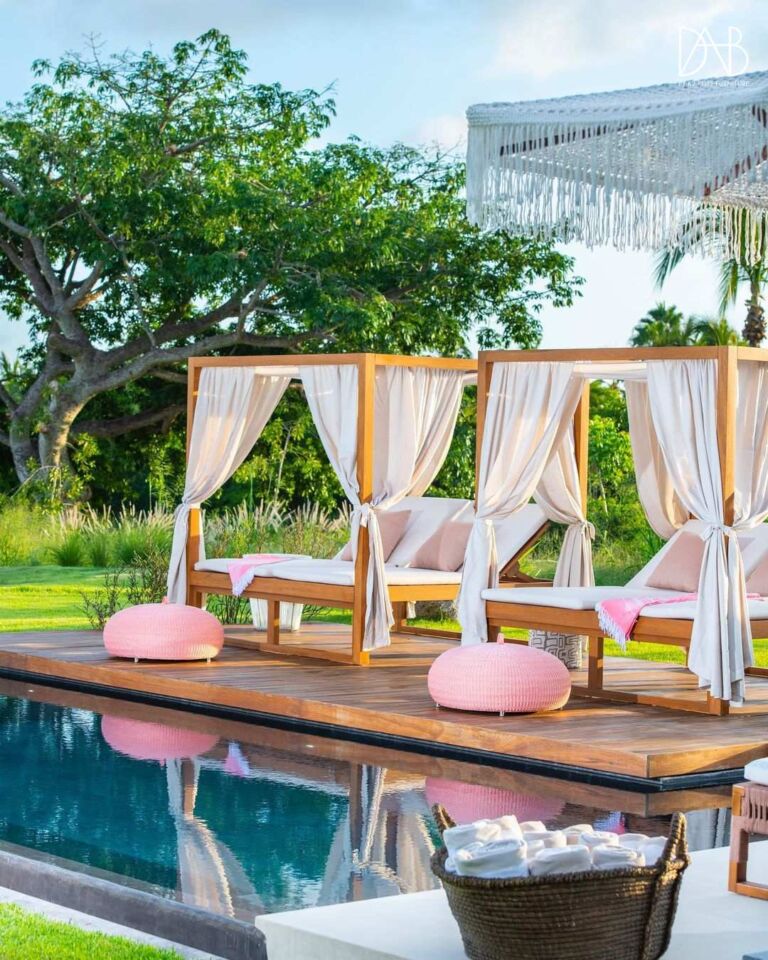5 Inspiring Resort Furniture Sofas for Your Resort